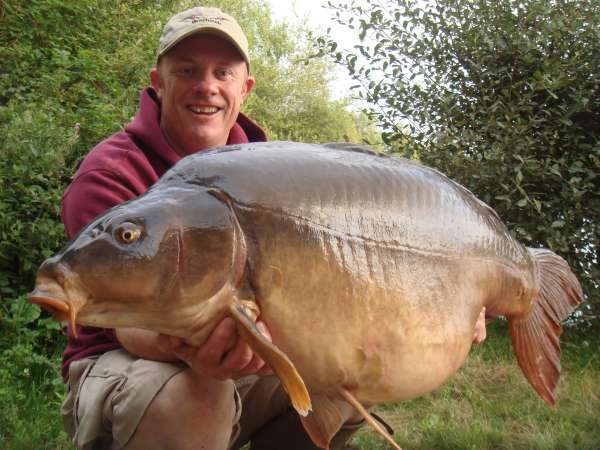 A dream carp session at Laroussi for Chris Evans, August 2010 - Angling ...