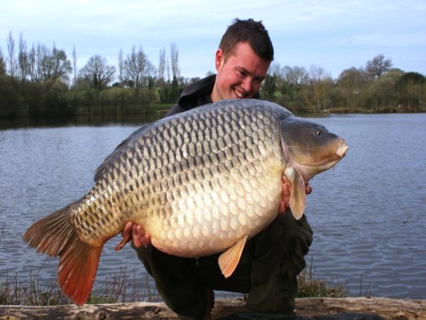 A magical first carp trip to France at Villefond - Angling Lines Blog 🎣