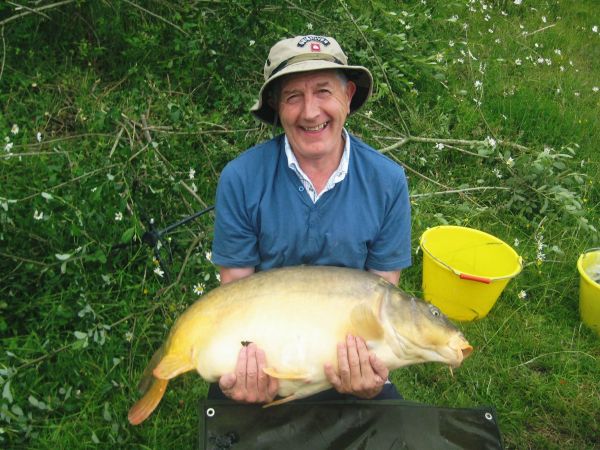 Virgin catches a carp! - Angling Lines Blog 🎣