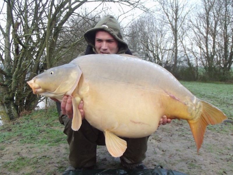 A day winter carp fishing at Villefond - Angling Lines Blog 🎣