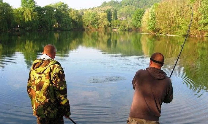 A Beginners Guide To: Carp Fishing in France - Angling Lines Blog 🎣