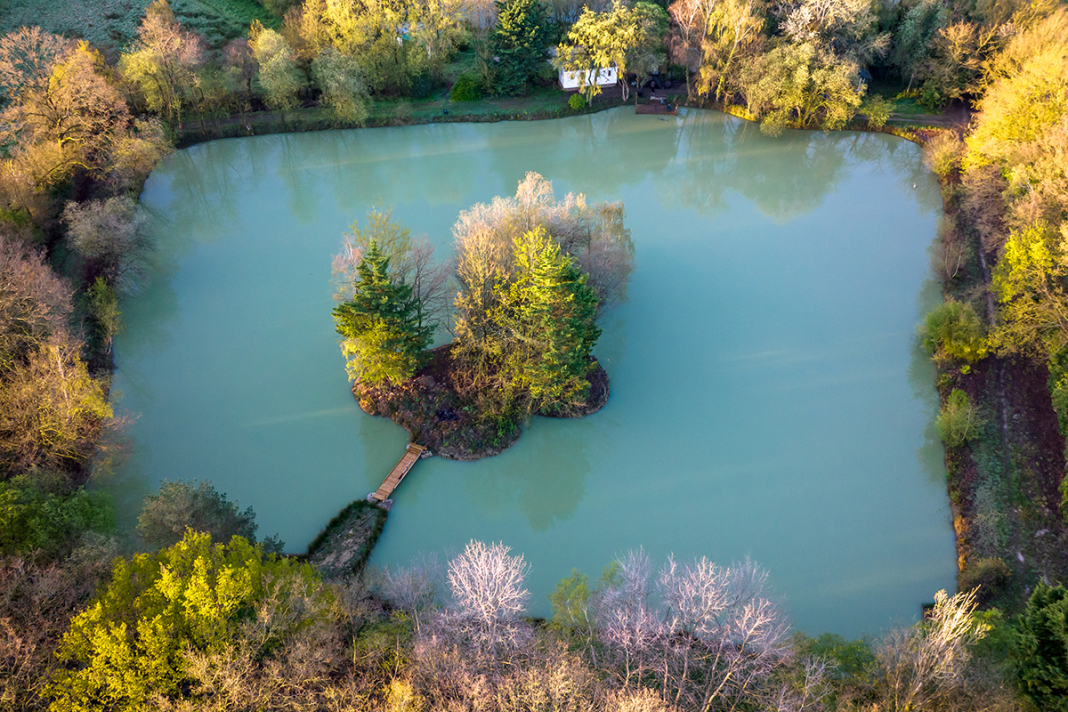 Excellent Lakes for All Inclusive Carp Fishing in France 🎣