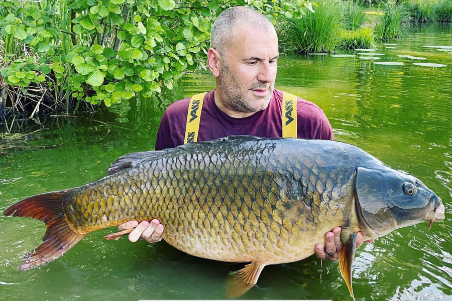 Carp fishing in France at Cailleaux | Angling Lines